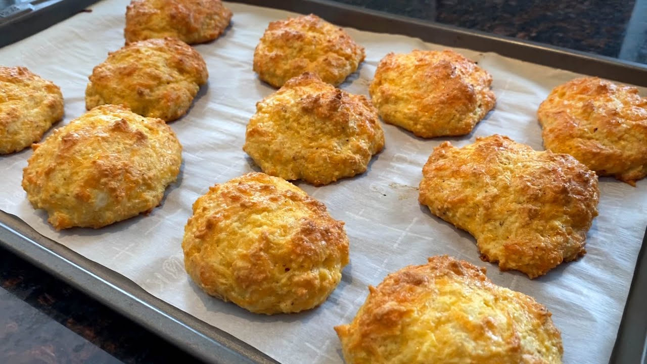 Keto Cheddar Biscuits With Almond Flour - Low Carb Red Lobster Cheese Biscuits Copycat Recipe