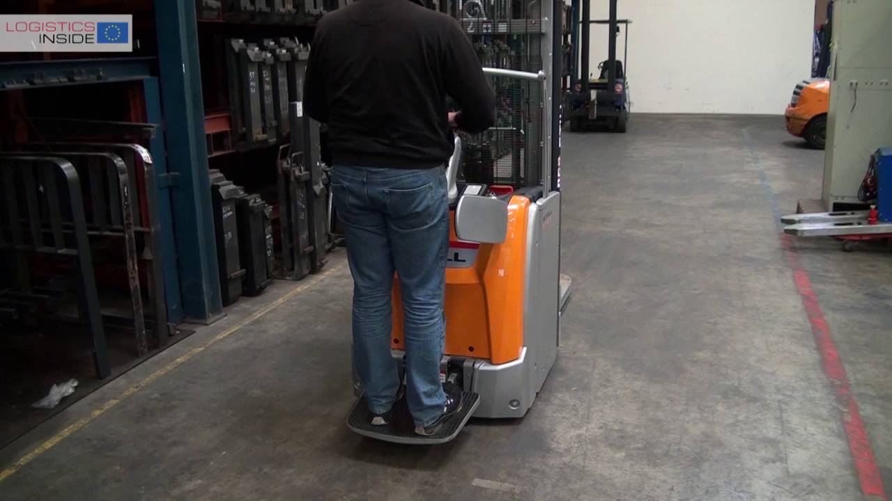 New Hyster Tugger Train supports manufacturing applications - Logistics ...