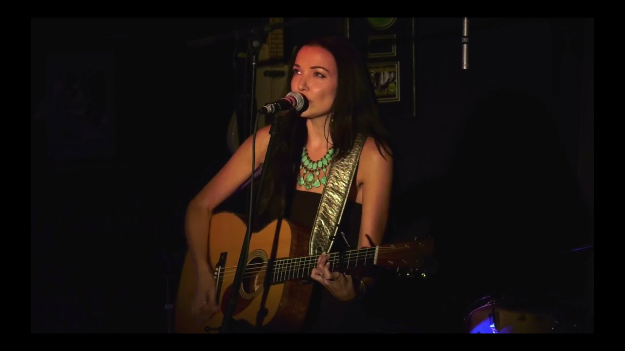 Hire Amy May - Singing Guitarist in Malibu, CA | GigSalad