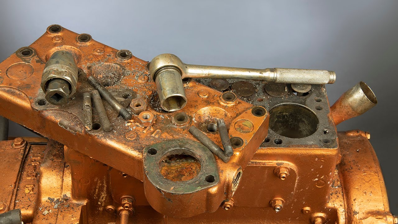 Atomic 4 - Cylinder head removal 2023