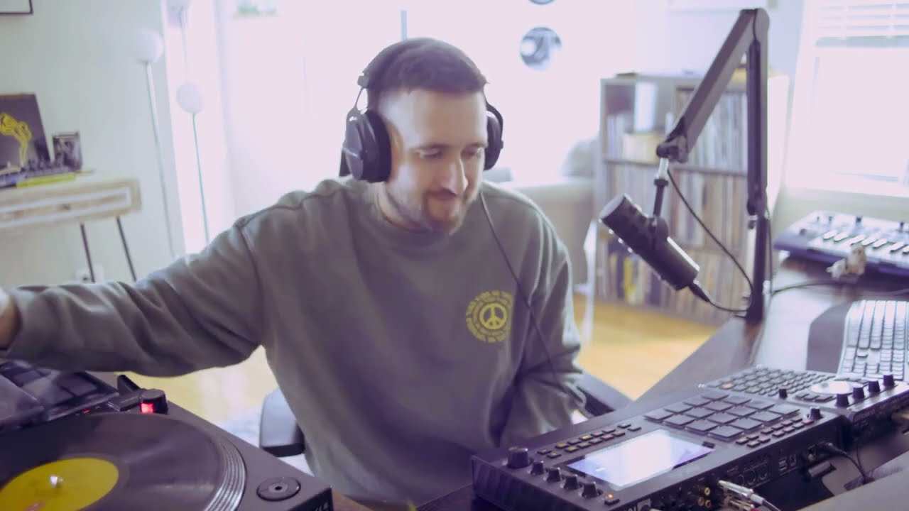 Sampling Vinyl to Make Beats | MPC Live 2 Session