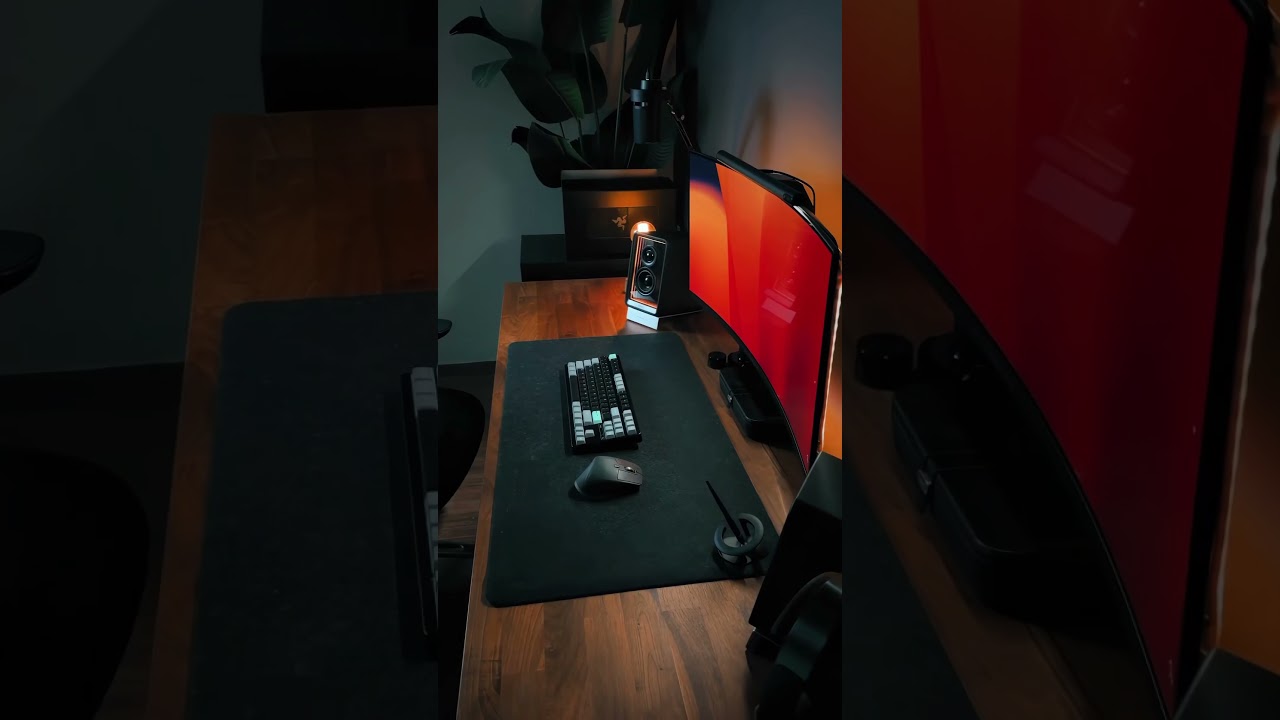 Minimal • cozy • aesthetic • home office 🪴 #desksetup #workfromhome #homeoffice