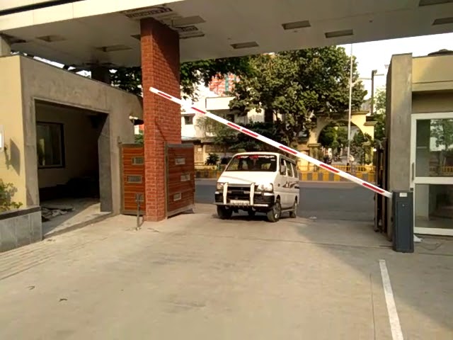 Boom Barrier - UHF Based Long Range Boom Barrier System Service ...