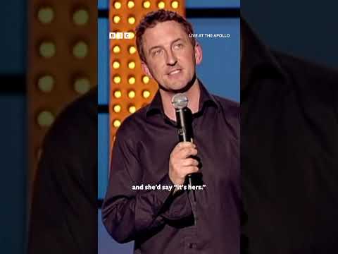 lee mack on his nan giving him notes #standup #ukcomedy #funnyparts #liveattheapollo #leemack