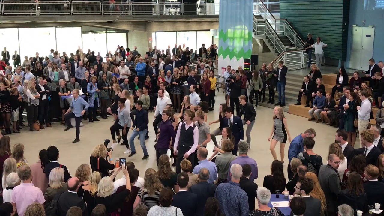 MomenTUm flashmob @ TU/e