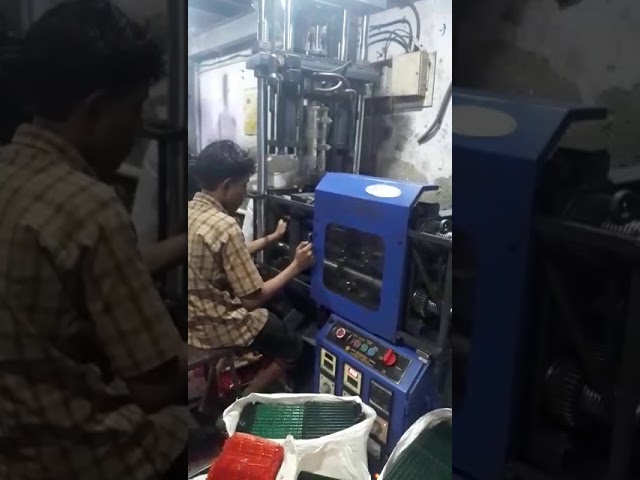 Horizontal Plastic Injection Molding Machine - Door Magnet Catcher ...