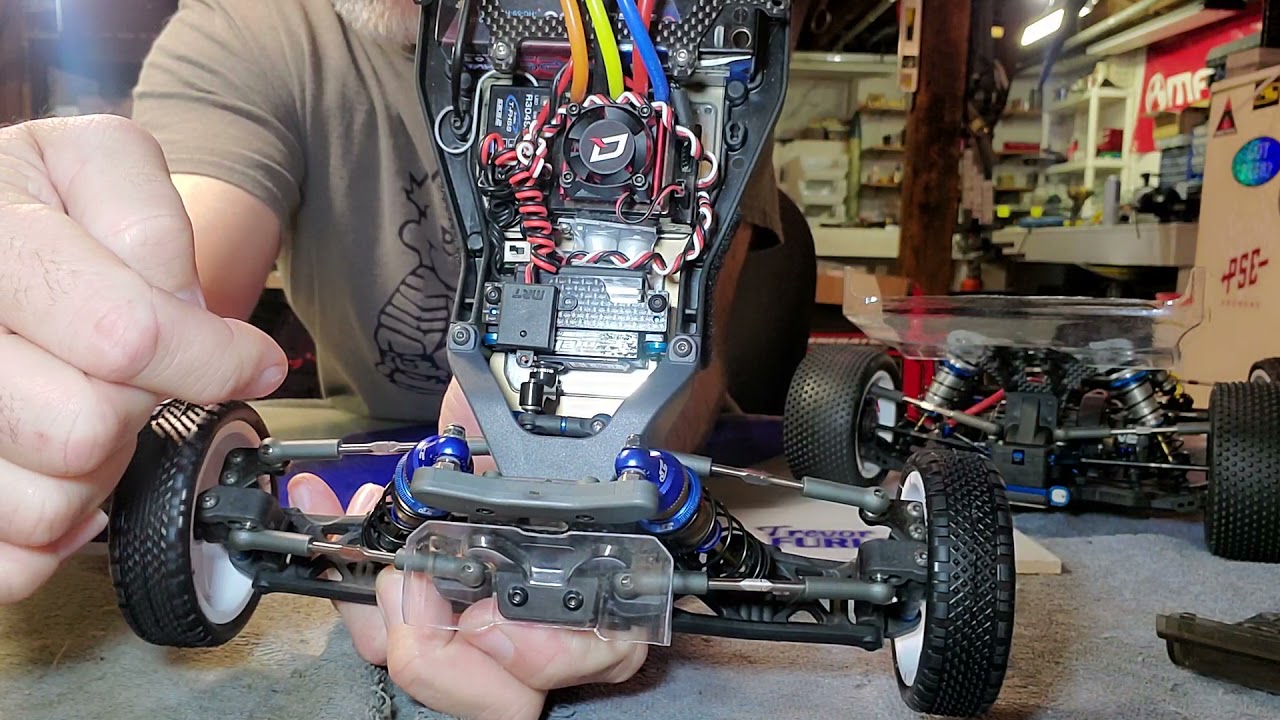 Team Associated B6.2 vs. B6.3. Comparison.