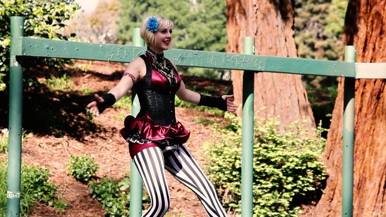 Hire Robin Lara Circus Variety - Circus Entertainment in Oakland ...