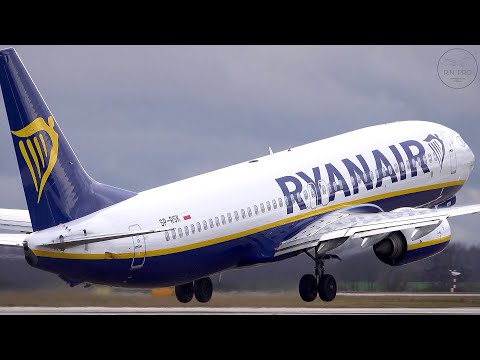 (4K) Pre-Christmas Traffic | Planespotting Prague Airport (PRG) Episode 28
