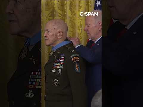 Retired U.S. Army Col. Paris Davis receives Medal of Honor