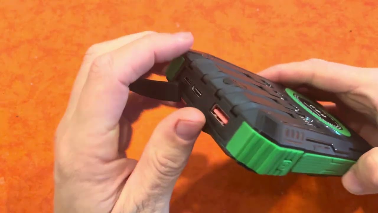 How to Use Saraoupup Solar Charger Power Bank