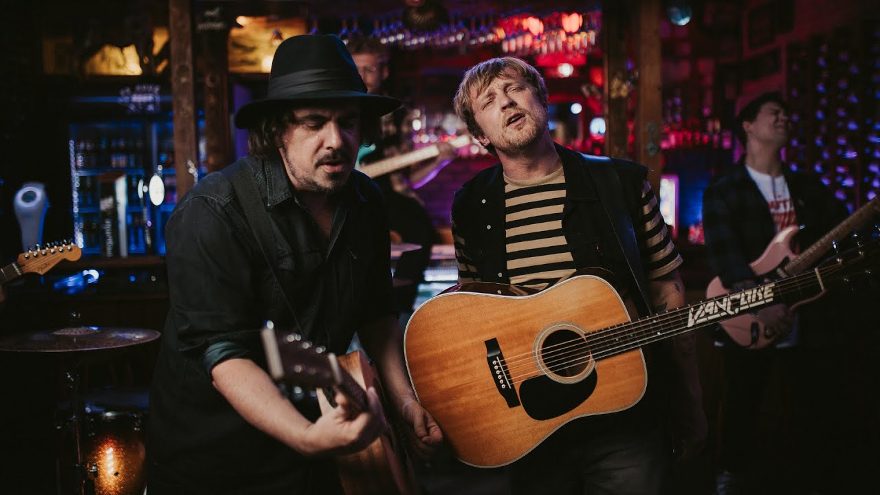 Lyrics & Translations of Aande by Francois Van Coke | Popnable