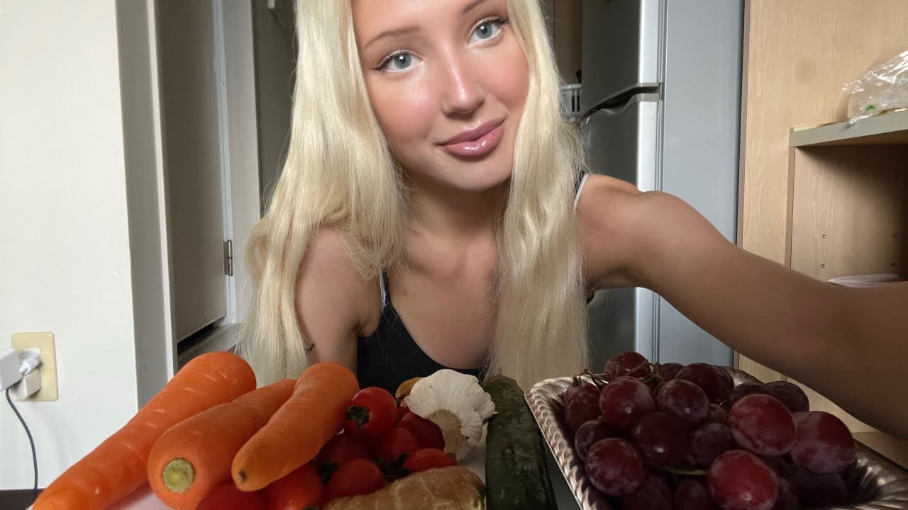 ASMR veggie platter (crunchy eating sounds)