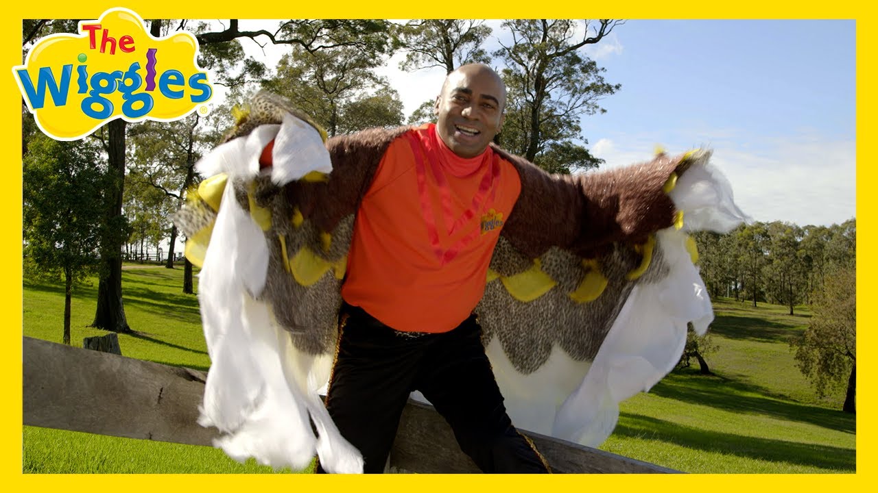 Do The Hawk! 🦅 Fun Kids Dance Move 🕺 The Wiggles feat. Lee Hawkins