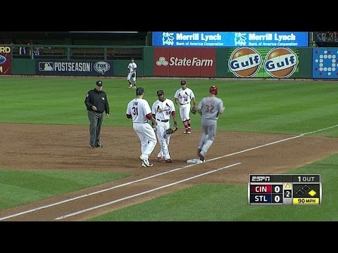 CIN@STL: Scruggs lays out to rob Bruce of a hit