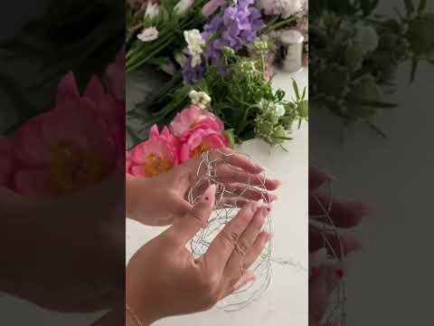 Making my courthouse wedding bouquet πΈπ»πΌπ·