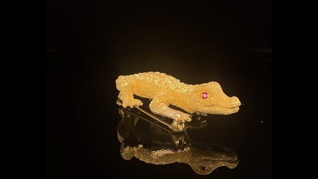 Solid 18kt Gold  smaller Alligator pin/brooch