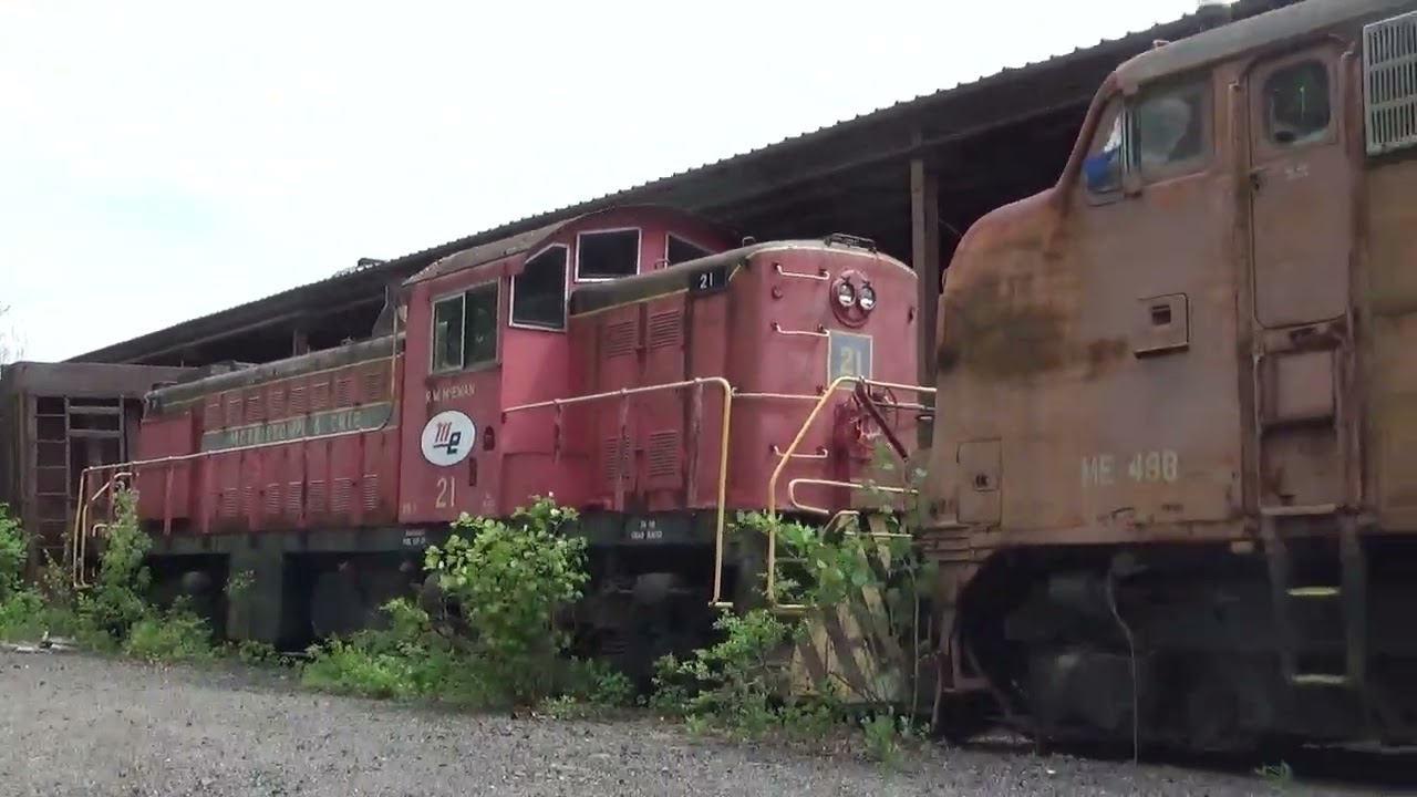 #21569 A RS1 & A E/F or a FL9 Unit