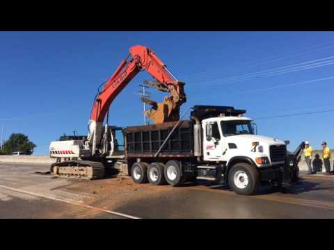 Alcoa Highway Sinkhole Excavation (MM 5.2) - September 28, 2016