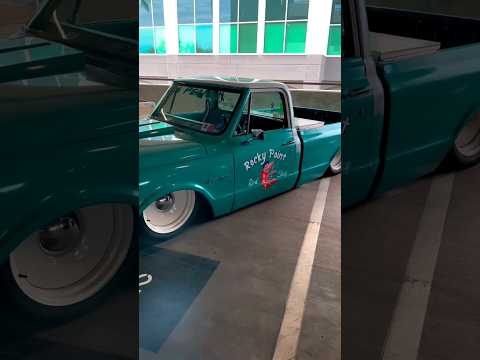 The color on this C10 is something else! ๐ฑ๐๐ผ๐ #c10