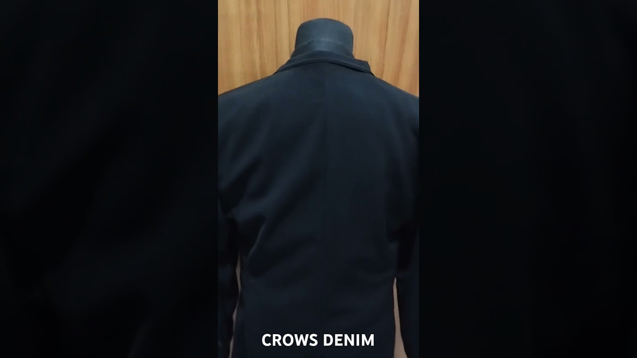Jas pria hitam: simpel, elegan, dan selalu menawan. Cocok untuk setiap acara!⁣⁣#JasHitam