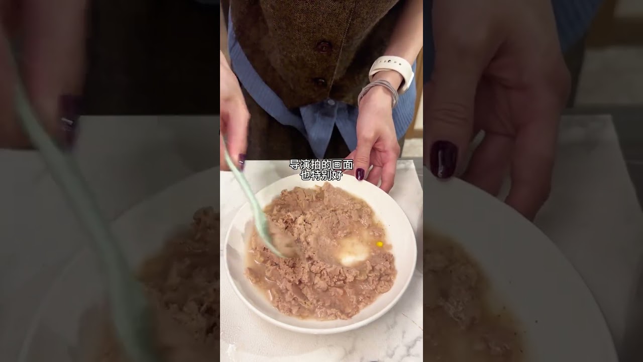 Two Cats' Culinary Adventure: A Family Meal Unleashed