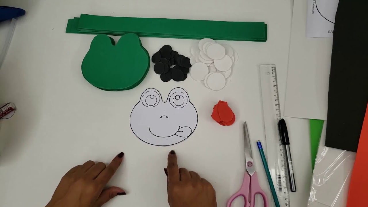 Máscara infantil de sapinho!