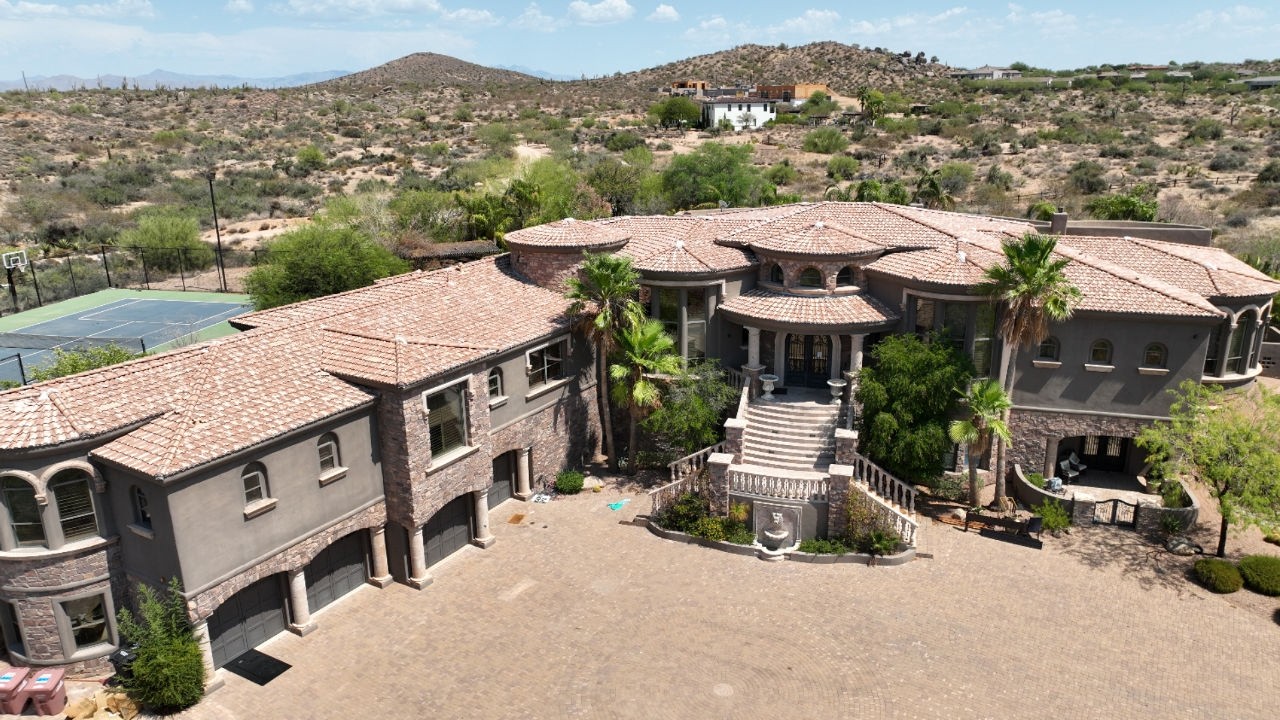 ABANDONED Modern Mega-Mansion With EVERYTHING Left Behind | Owners DISAPPEARED