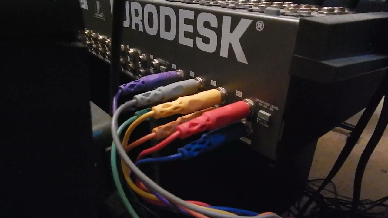 Inline Console vs Split Consoles.