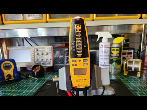 FLUKE T+Pro Electrical Tester w/ GFCI Tester & Worklight