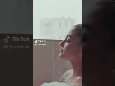arianagrande taking a shower
