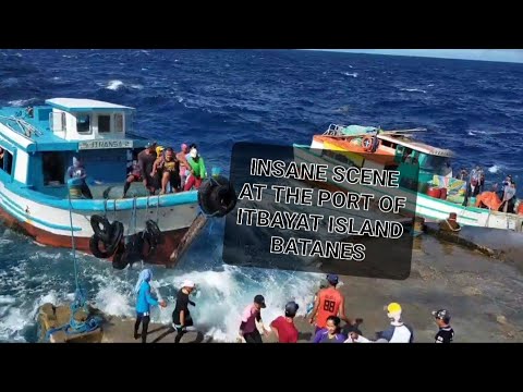 The Insane Scene of Bancas Docking & Unloading Passengers & Luggage at the Port of Itbayat Island