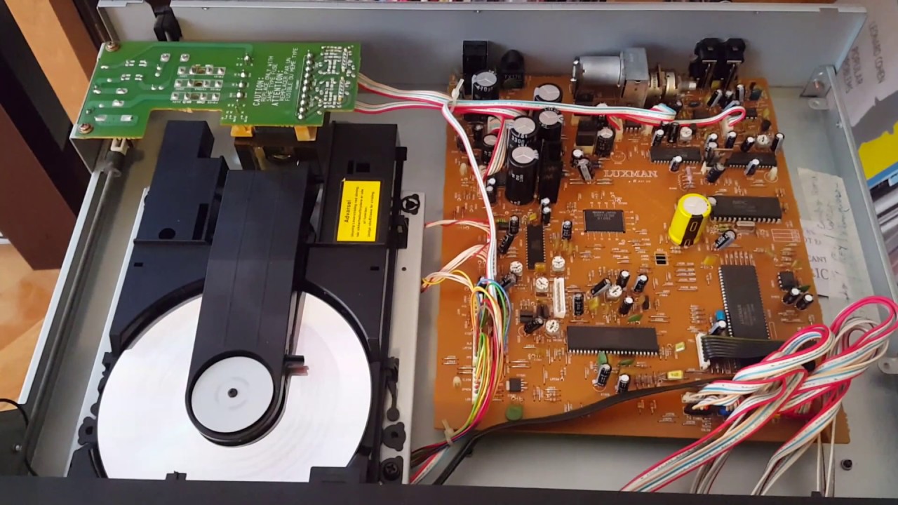 Luxman DZ-122 CD-Player working fine after cleaning and belt change