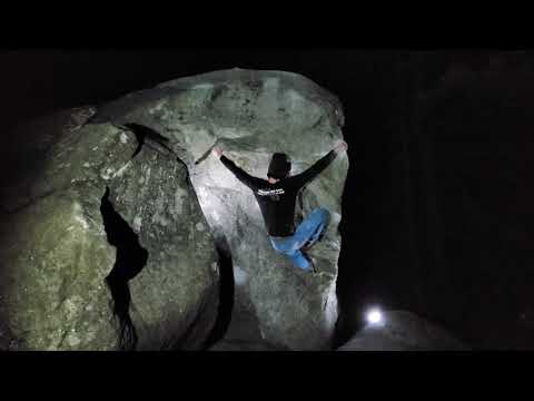 The Strainer V8 // Leavenworth Bouldering