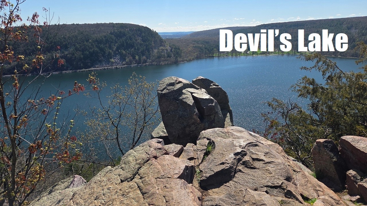 Day hike - Devil’s Lake State Park | Amazing Views and Rock Formations in Wisconsin
