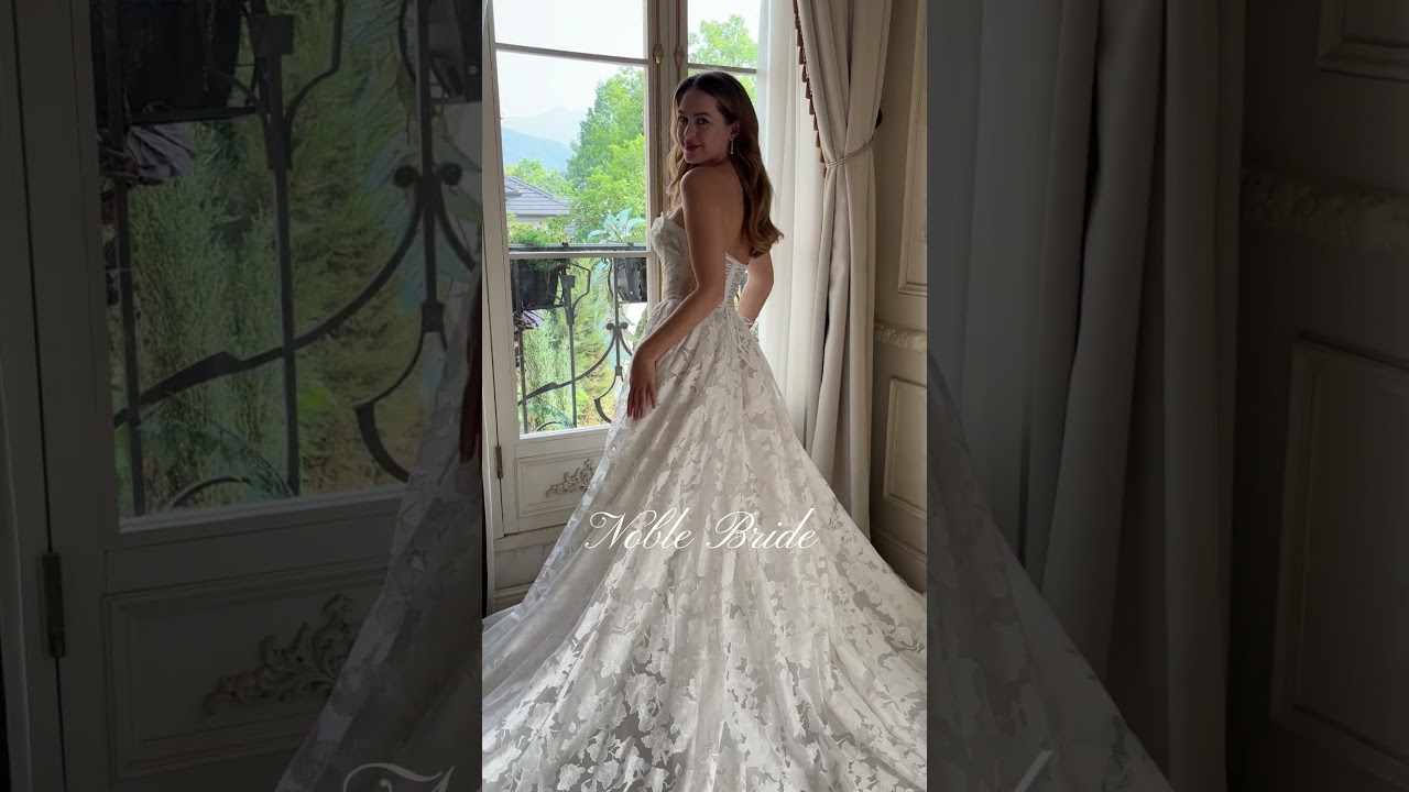 You've never seen a custom Wedding dress like this 🤩😍  #weddingdress #bridetobe #bride #wedding