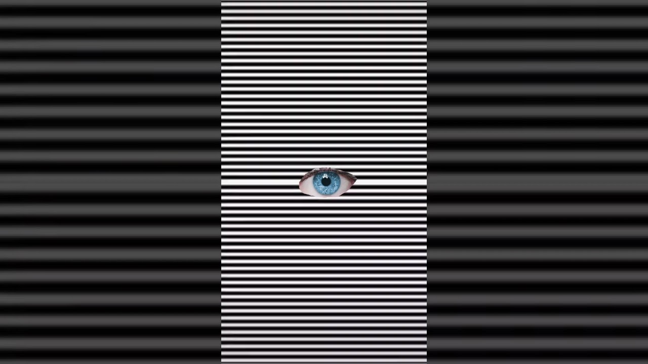 Stare deep into the blue eye💙👁 #illusion#trythis