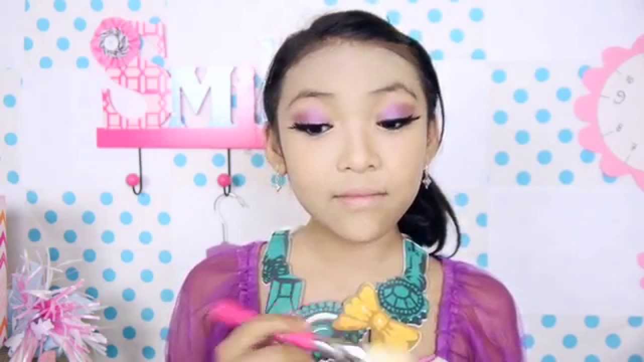 Ever After High Madeline Hatter Makeup Tutorial