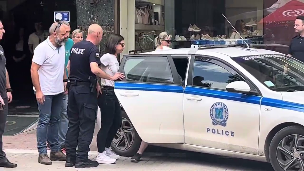 Αυτή είναι η γυναίκα, Ιρλανδή δημοσιογράφος, που απειλούσε να πέσει από ...