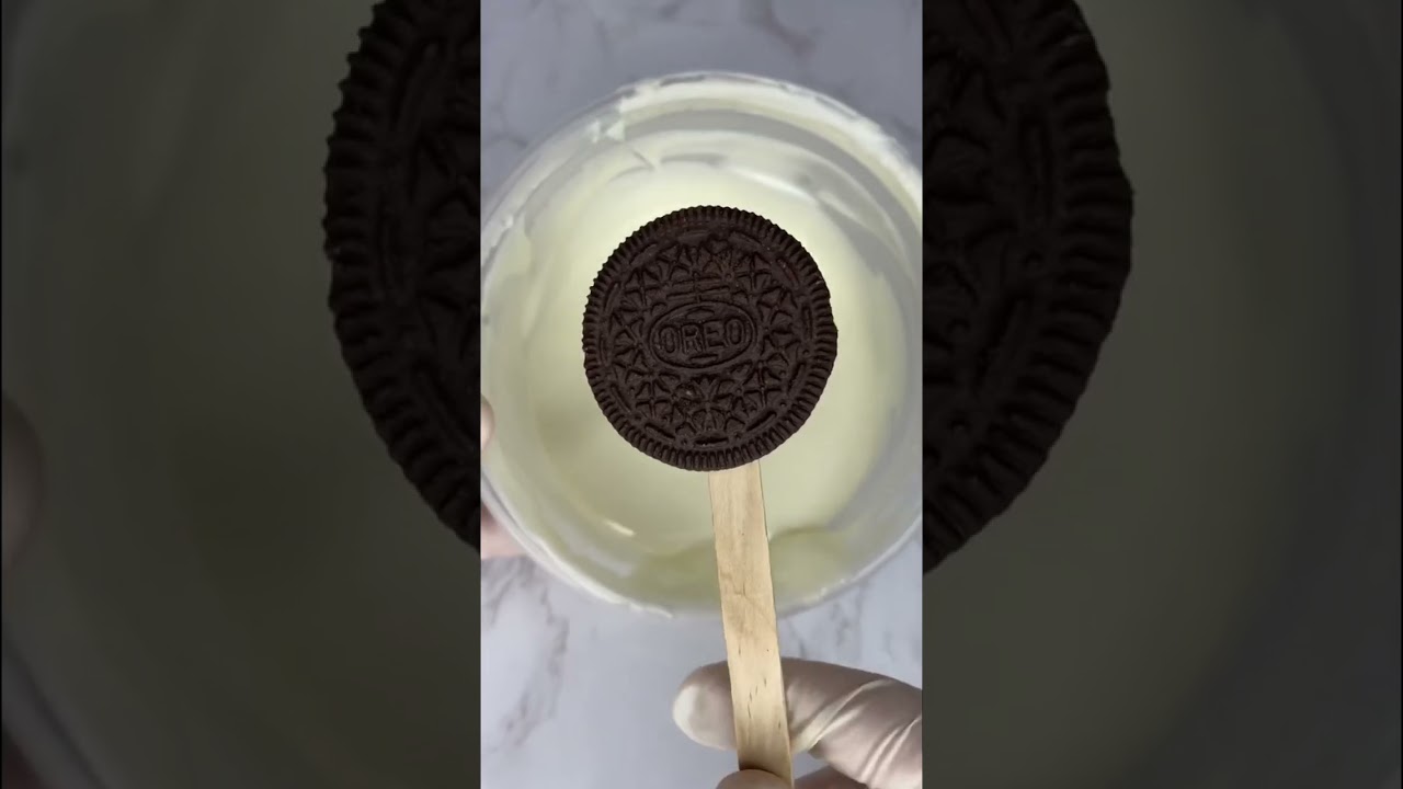 Easter Bunny Oreos #easter #easter2023 #eastertreats #easterideas #chocolatecoveredoreos