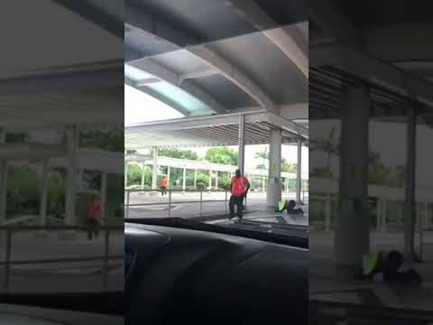No Tourist and all Bahamasair flights stopping the helpers fighting at the airport.