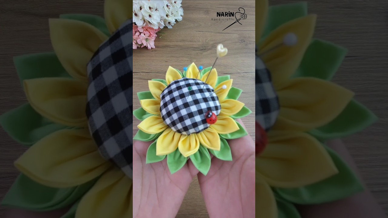 Sunflower pincushion time! #patchwork #beginnersewing #sewing