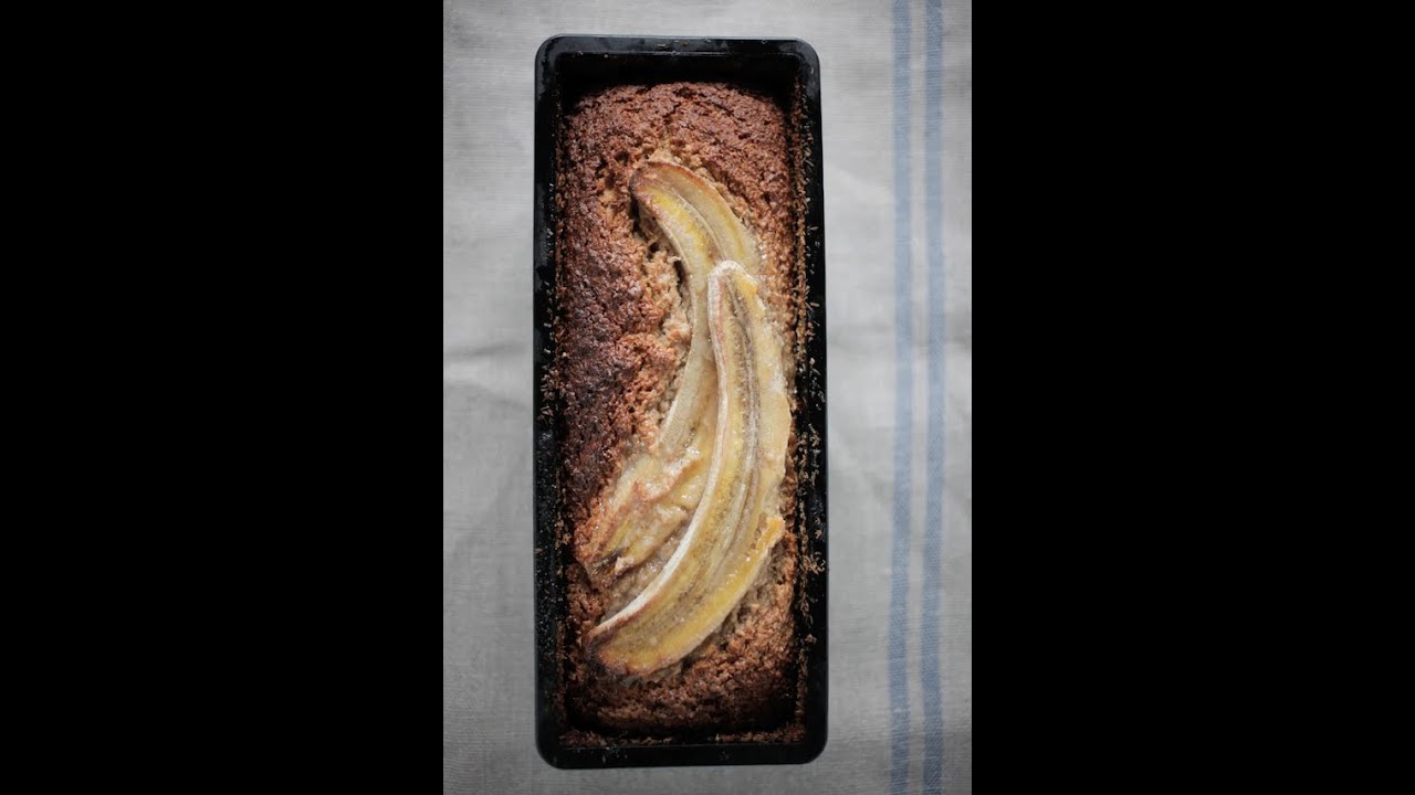HEALTHY GLUTEN FREE BANANA BREAD