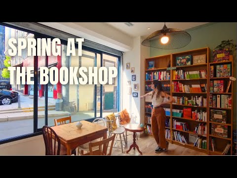 Spring day at the bookshop ๐ฑ๐ท