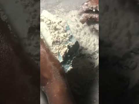 Crunchy Laundry Detergent & Cornstarch Crush #gymchalk#oddlysatisfying #crunchy#cornstarch#asmr