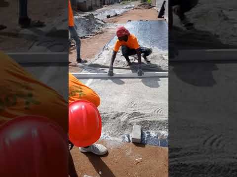 Screeds for pavement blocks