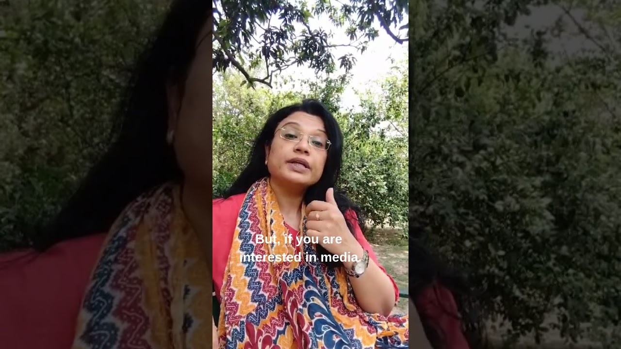 Journalism vs Mass Communication: What's the Real Difference?