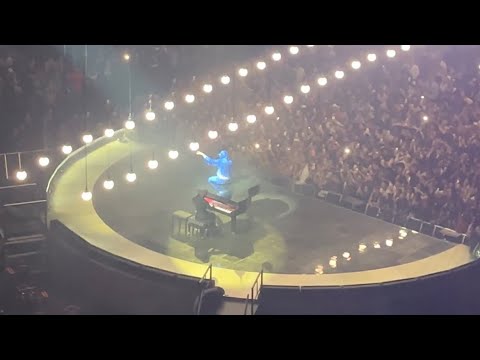 Bad Bunny - Un x100to accompanied by piano - Most Wanted Tour