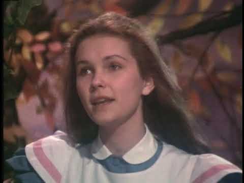 Alice's Adventures In Wonderland 1972 - Dum And Dee Dance (Nursery Rhyme)