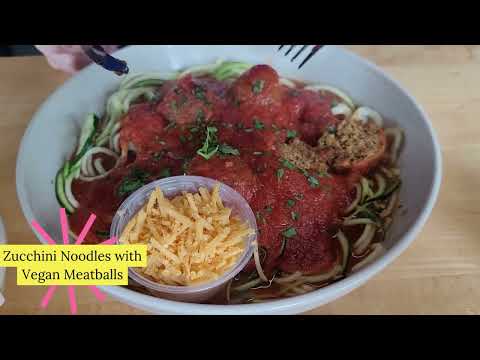 Vegan vs. Non-Vegan Try the Same Restaurant 🍽️ Surprising Reactions! (Good Earth- Hudson, MA, USA)